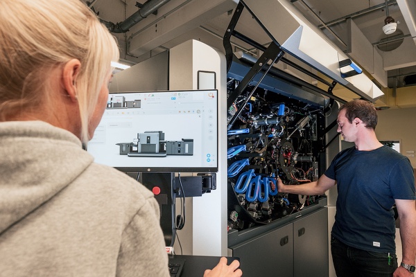 DATEV erhöht Produktivität mit der HP Indigo 12000 Digital Press im B2 ...